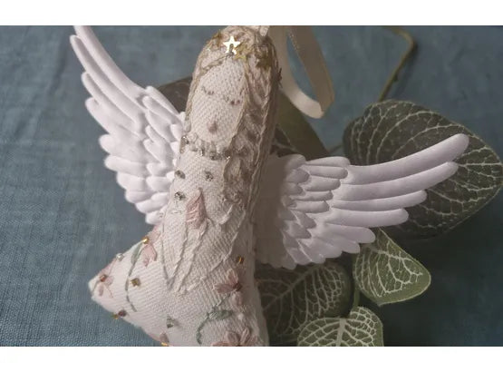 Angel Panel – The French Needle