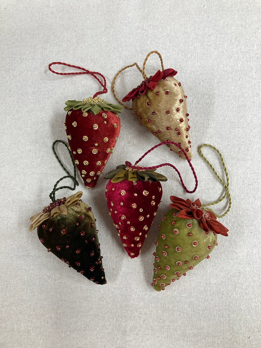 Nostalgic Strawberries Kit – The French Needle