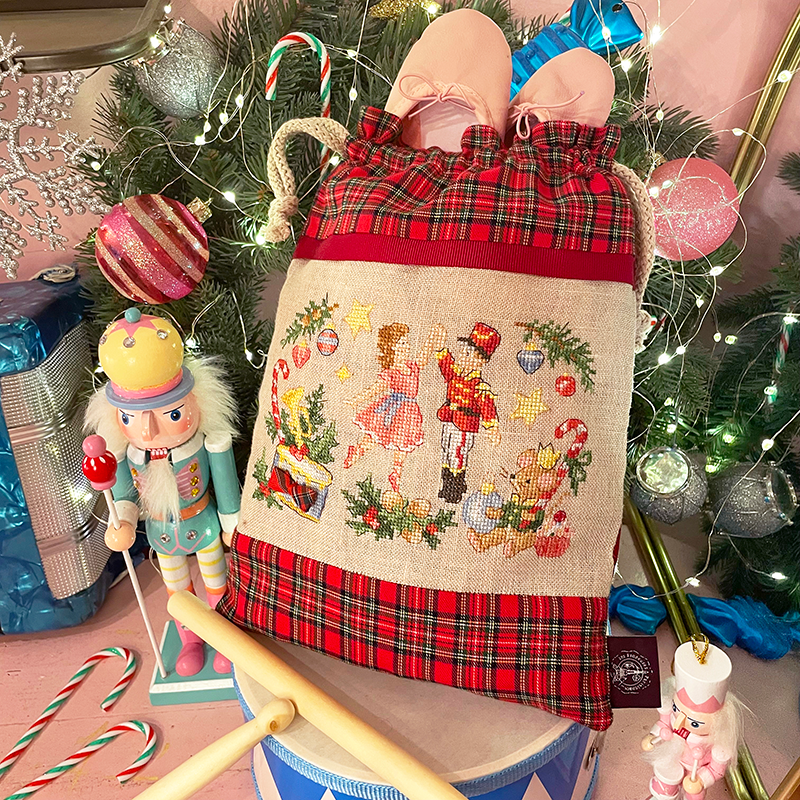 "Nutcracker" Linen Drawstring Pouch – The French Needle