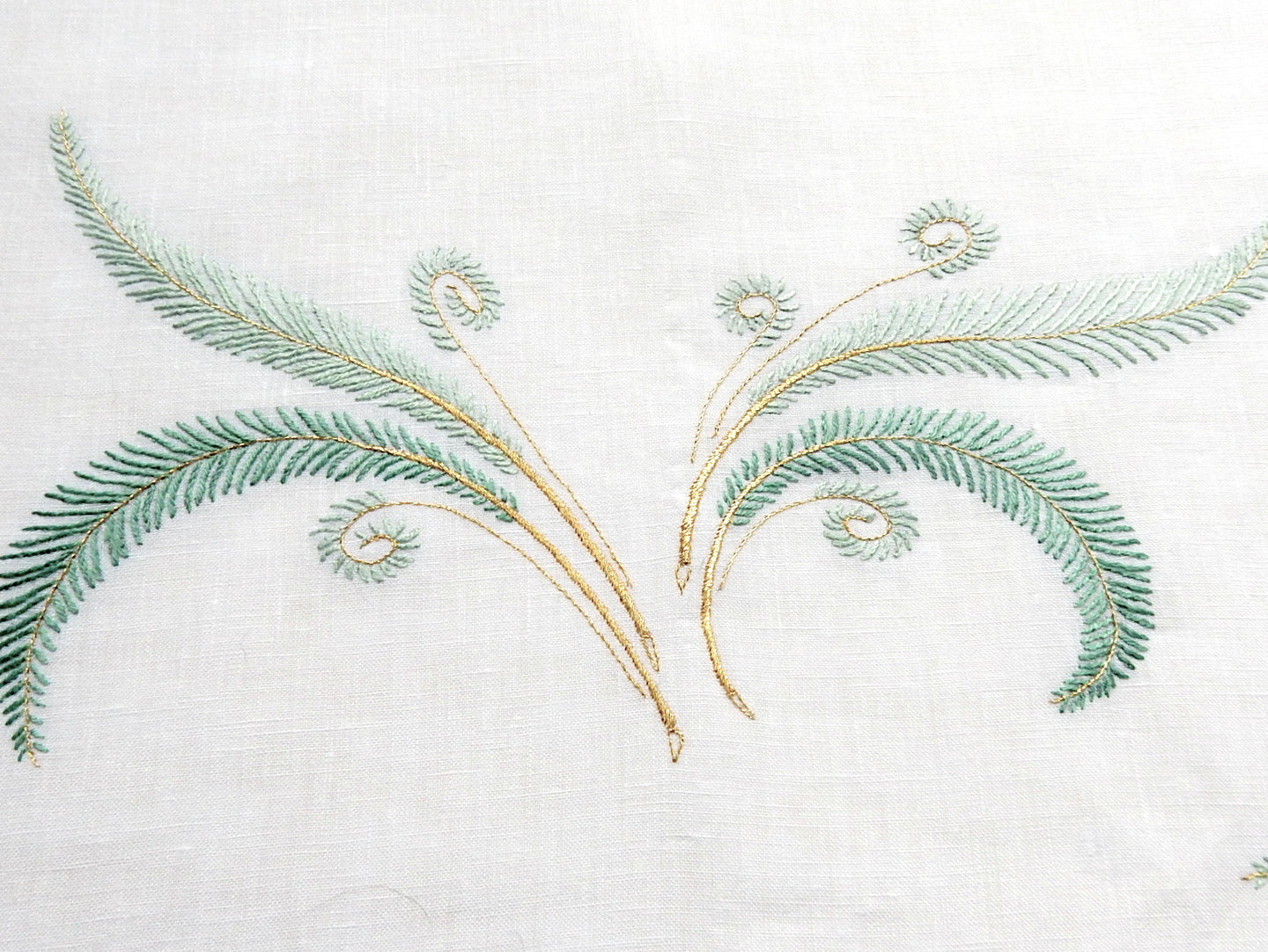 Fern Table Runner – The French Needle