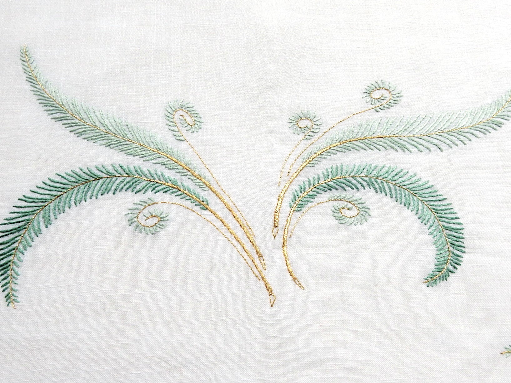 Fern Table Runner – The French Needle