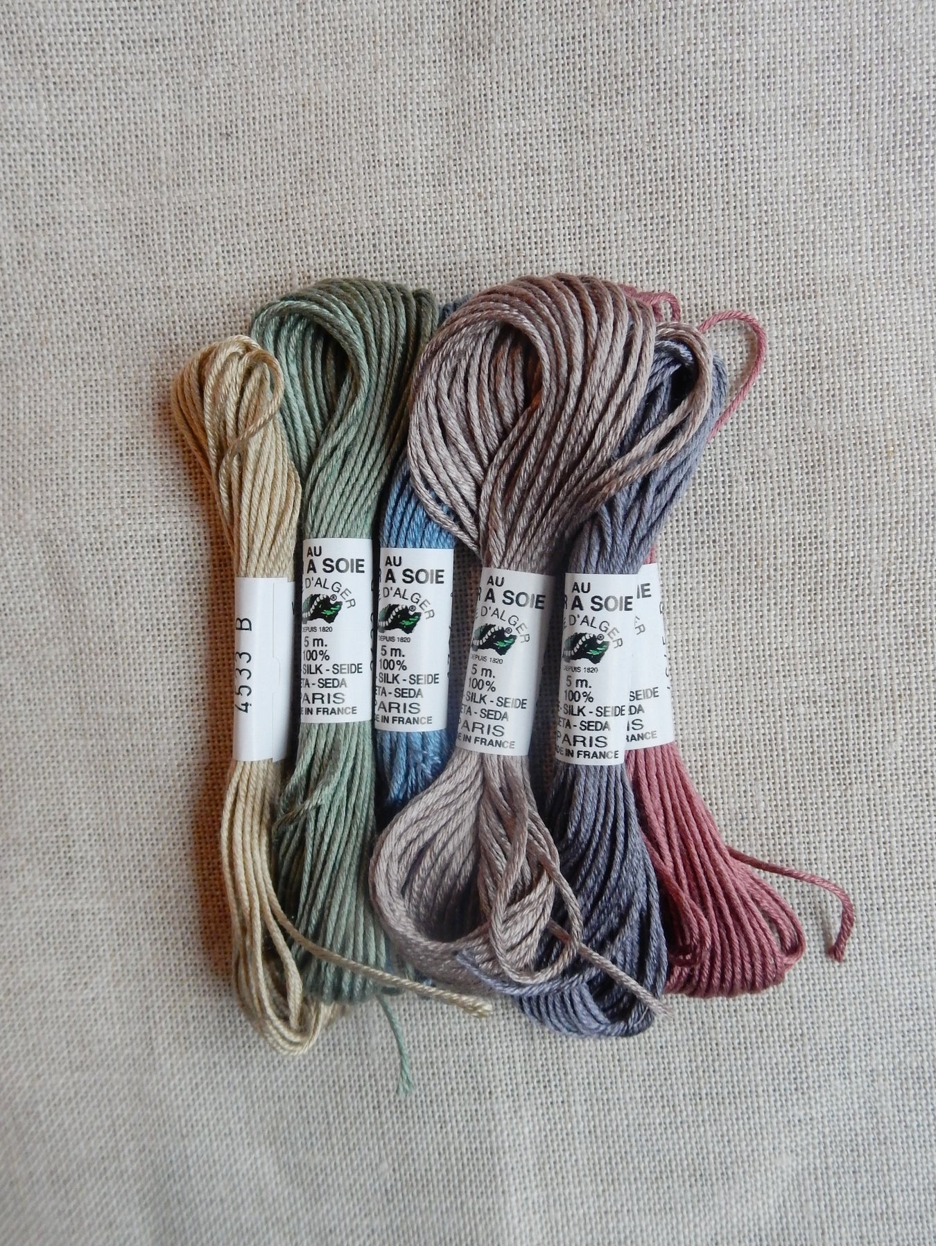 Au Ver à Soie (Silk house) – The French Needle